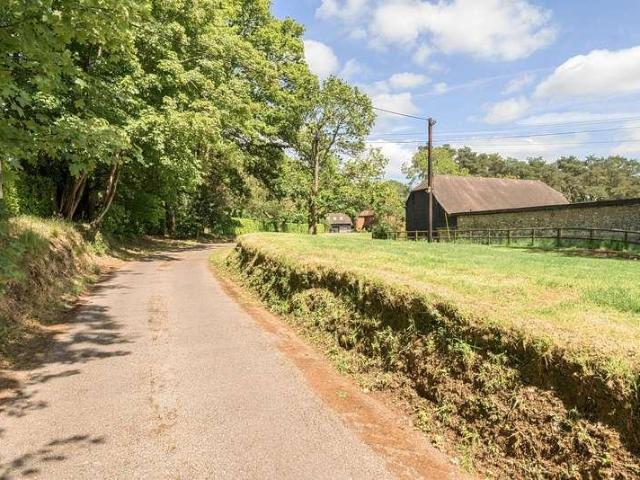 7 bed house for sale