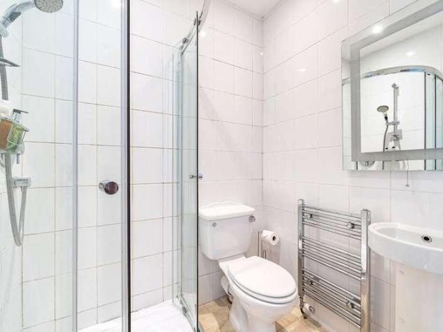7 bed house for sale
