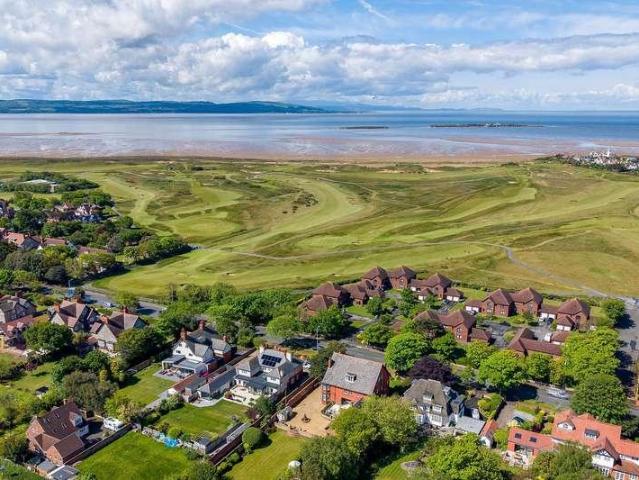 7 bed house for sale