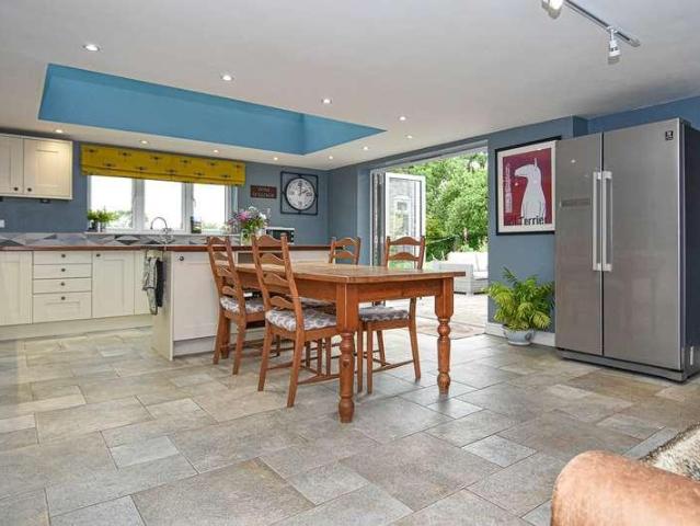 7 bed house for sale