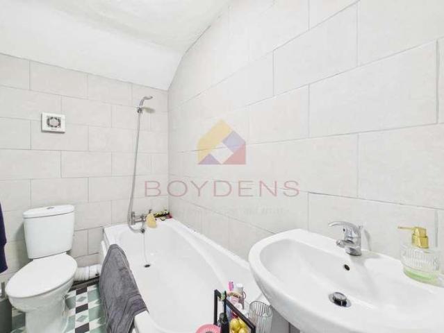 7 bed house for sale
