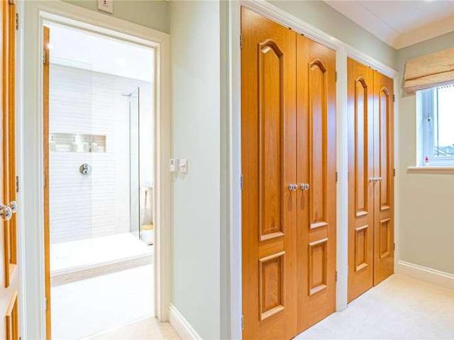 7 bed house for sale