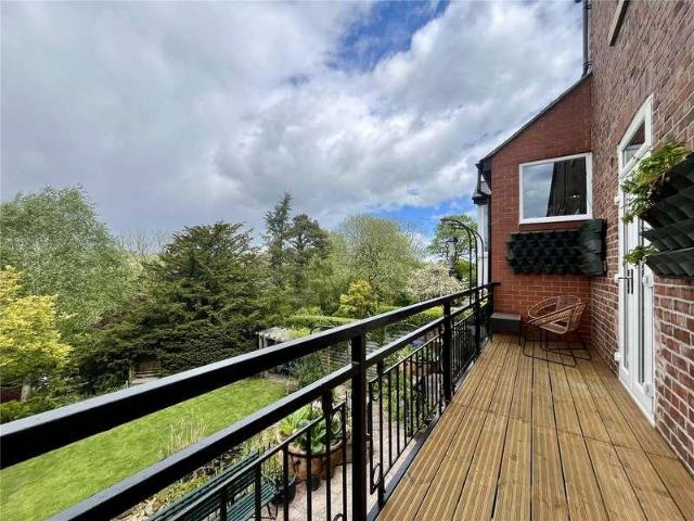 7 bed house for sale