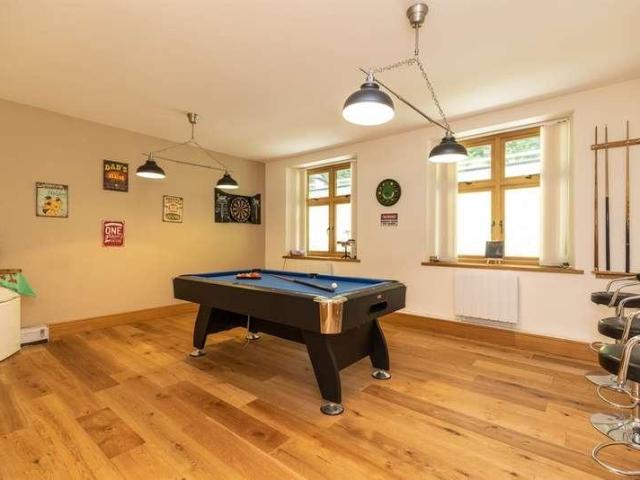 7 bed house for sale