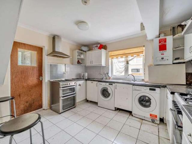 7 bed house for sale