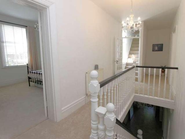 7 bed house for sale