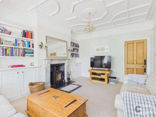 7 bed house for sale