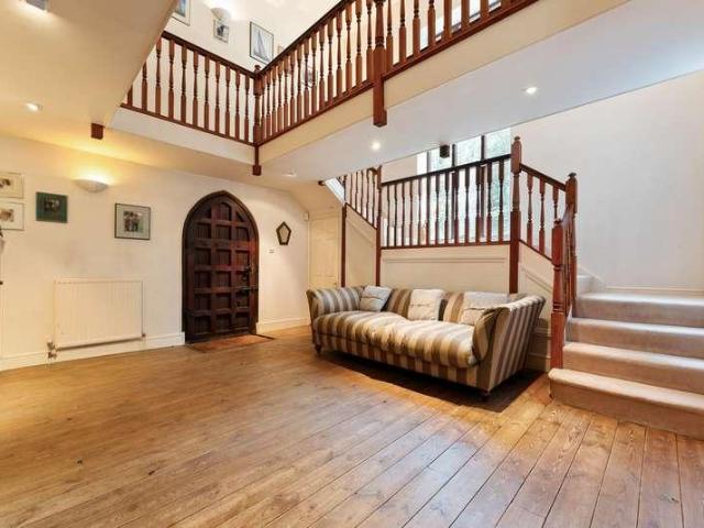 7 bed house for sale