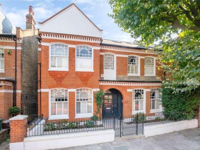 7 bed house for sale