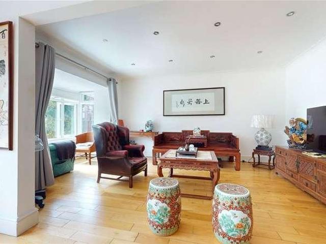 7 bed house for sale