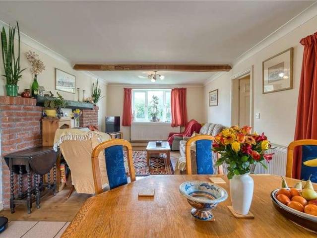 7 bed house for sale