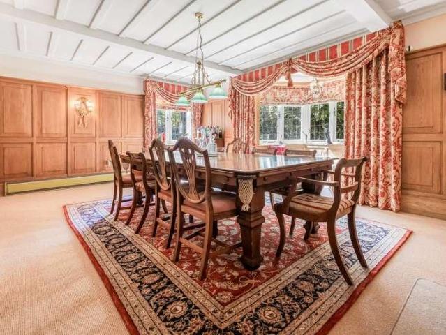 7 bed house for sale