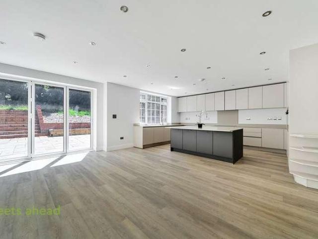 7 bed house for sale