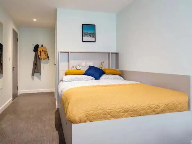 7 Bed Large En suite