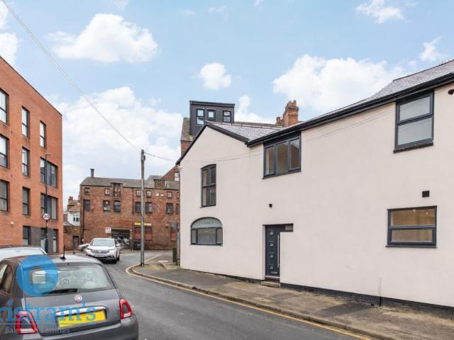 7 bed Mid Terraced House for Rent