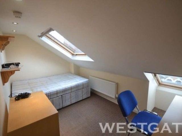 7 Bed Norris Road, Uni Area