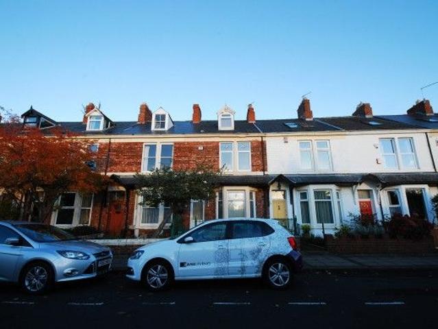 7 Bed Oxnam Crescent, Spital Tongues