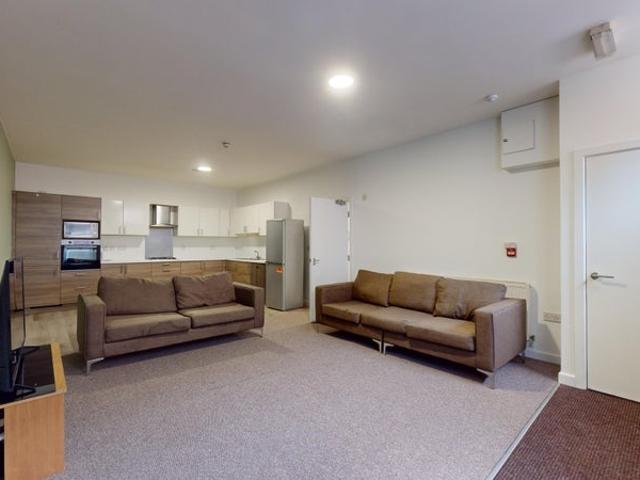 7 Bed Property 26/27