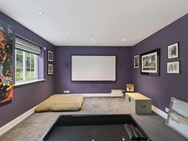7 bed property for sale
