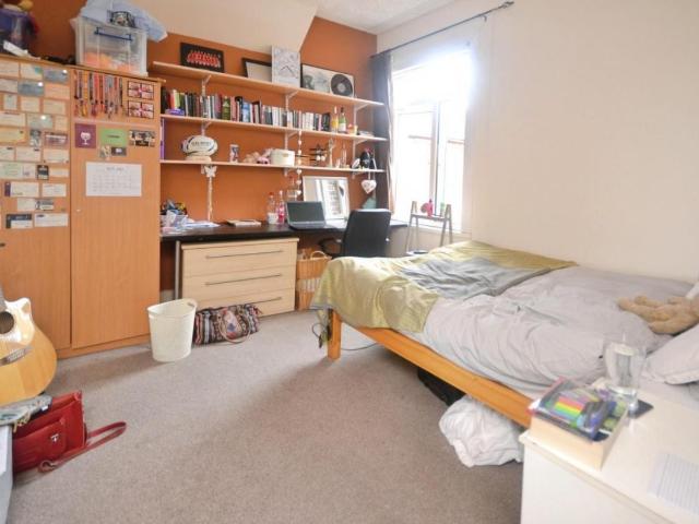 7 bed property for sale