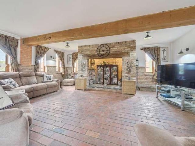7 bed property for sale