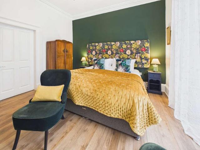 7 bed property for sale