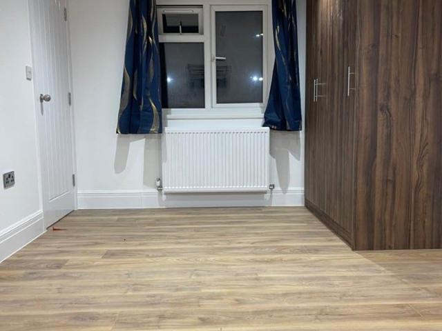 7 Bed Semi Detached House, Maple Grove, NW9