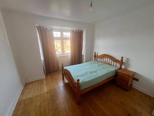 7 Bed Semi Detached House, Bulstrode Road, TW3