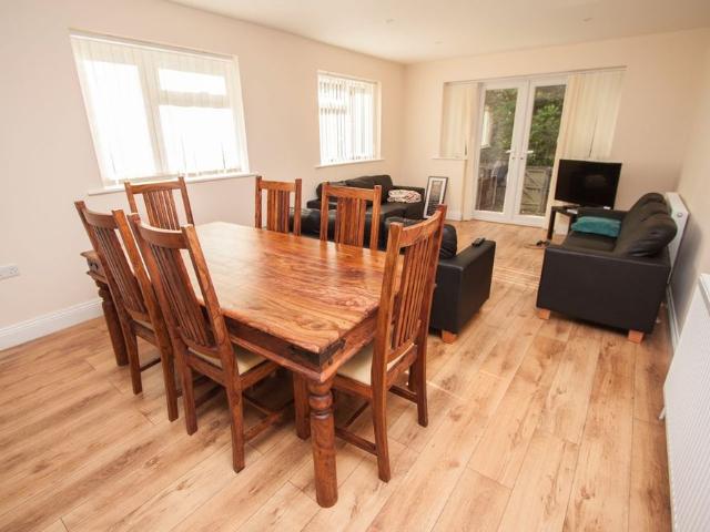 7 Bed Semi Detached House, Burlington Road, SO15