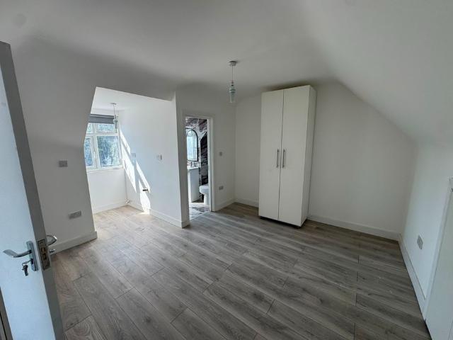7 Bed Semi Detached House, Dorset Waye, TW5