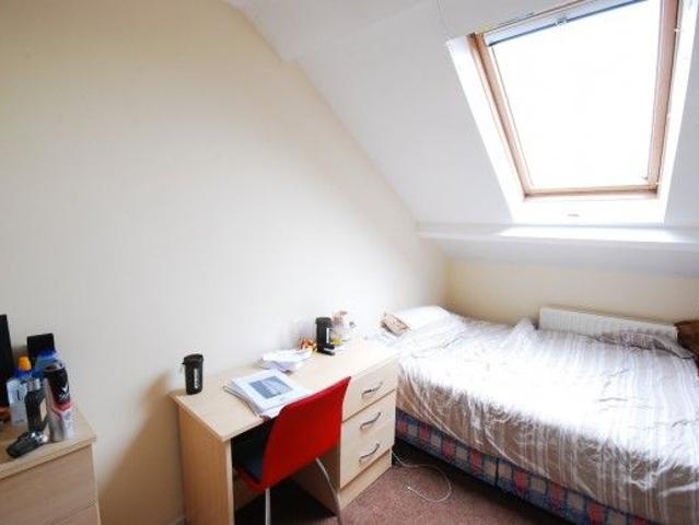 7 Bed Springbank Road, Sandyford