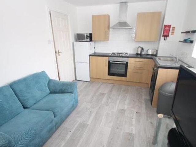 7 Bedford Terrace, Flat,plymouth, 2 Bedroom Flat