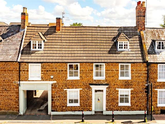 7 bedroom cottage for sale
