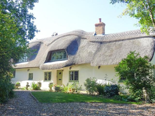 7 bedroom cottage for sale