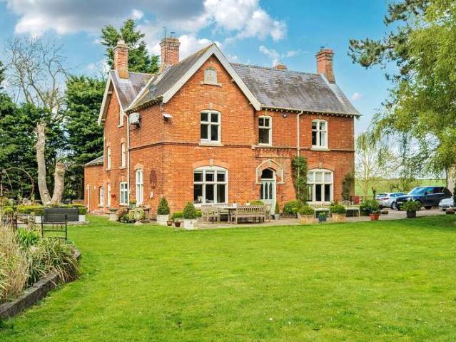 7 Bedroom Country House Character Property