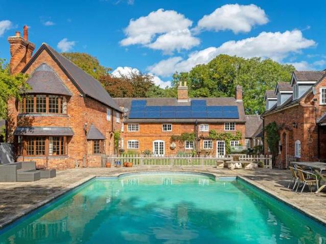 7 Bedroom Country House Character Property
