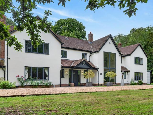 7 bedroom country house for sale