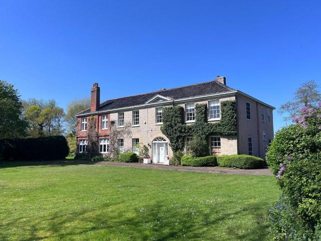 7 bedroom country house for sale