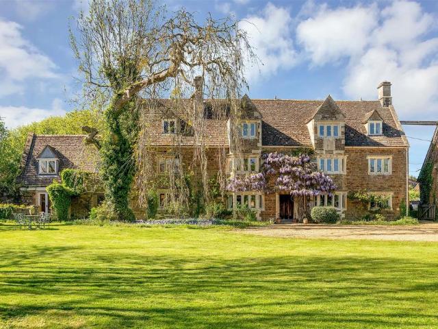 7 bedroom country house for sale