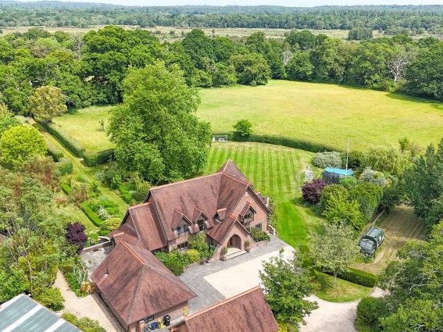 7 bedroom country house for sale