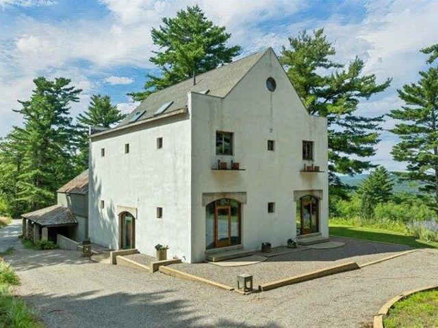 7 bedroom, Alton NH 03810 105095039