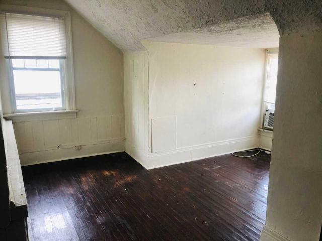 7 Bedroom Apartment for Rent at 2005 Summit St, Columbus, OH 43201 Iuka Ravine