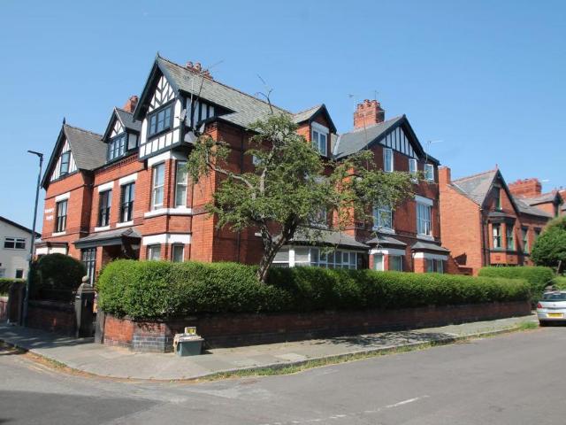 7 bedroom apartment for sale
