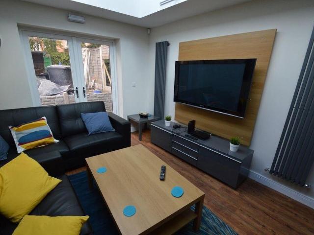 7 bedroom apartment to rent