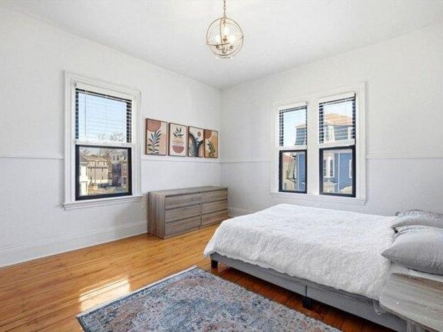 7 bedroom, Boston MA 02119 102312956