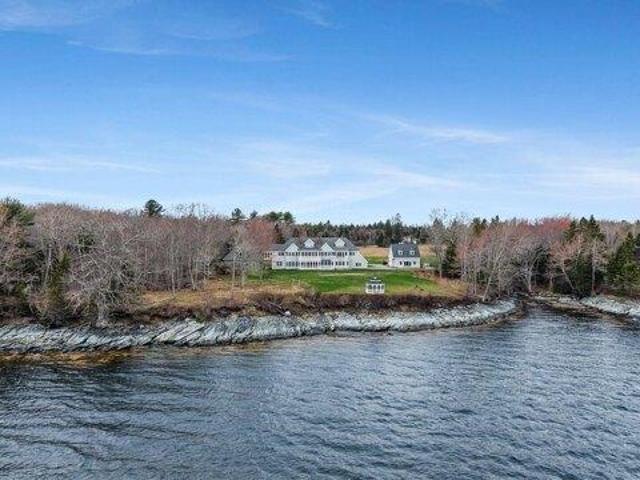 7 bedroom, Blue Hill ME 04614 104688192