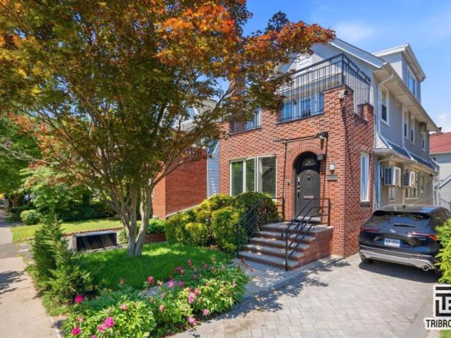 7 bedroom, Brooklyn NY 11210 102859370