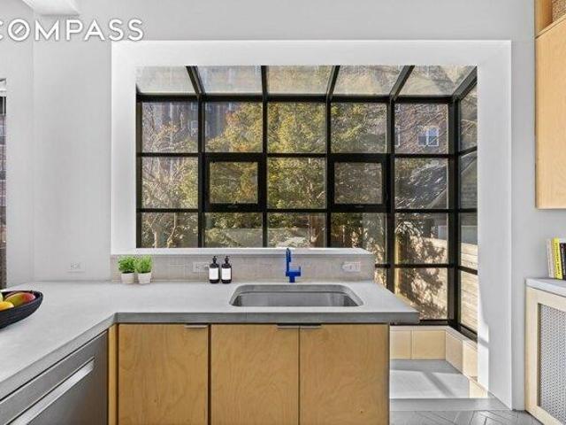 7 bedroom, Brooklyn NY 11210 LS102283223