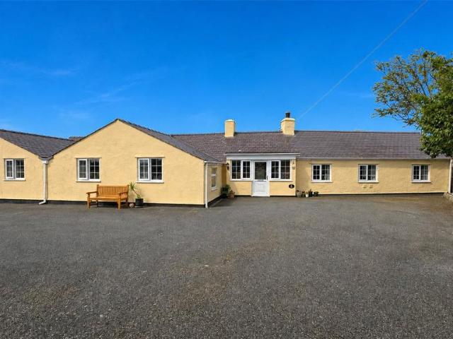7 bedroom bungalow for sale