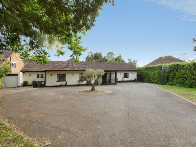 7 bedroom bungalow for sale